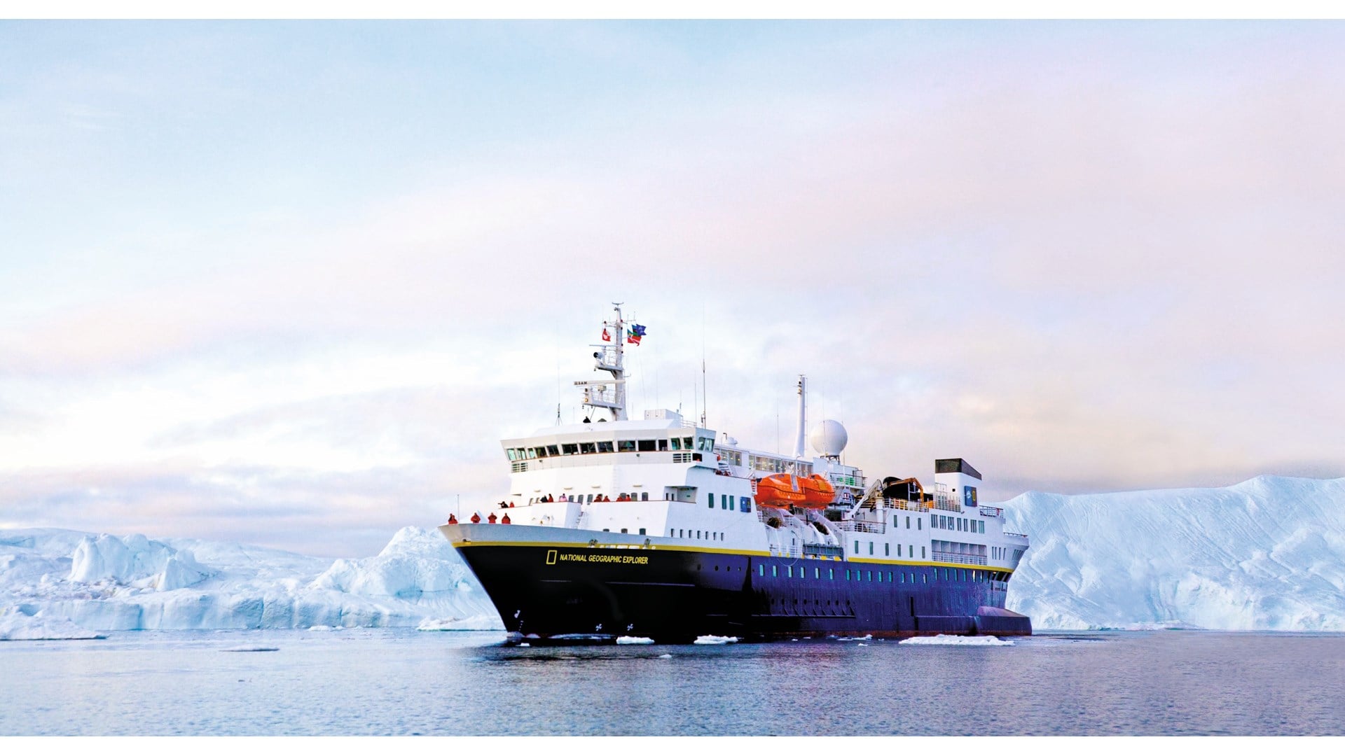 National Geographic Explorer: A Closer Look at This Authentic ...